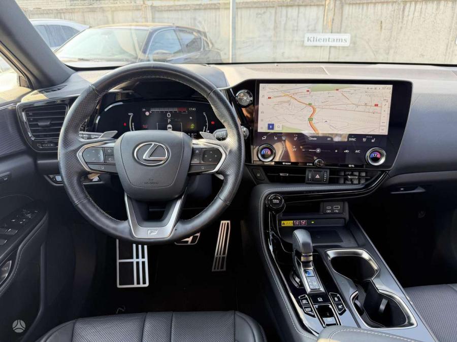 Melns Lexus NX 450h 2022 Viļņa, ar dzinēja tilpumu 0.00 L un nobraukumu 78 tūkst. km par 44900 €, foto 25 vietnē AUTOMOTO.COM.LV