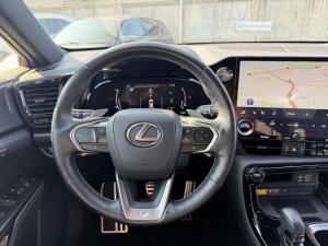 Melns Lexus NX 450h 2022 Viļņa, ar dzinēja tilpumu 0.00 L un nobraukumu 78 tūkst. km par 44900 €, foto 26 vietnē AUTOMOTO.COM.LV