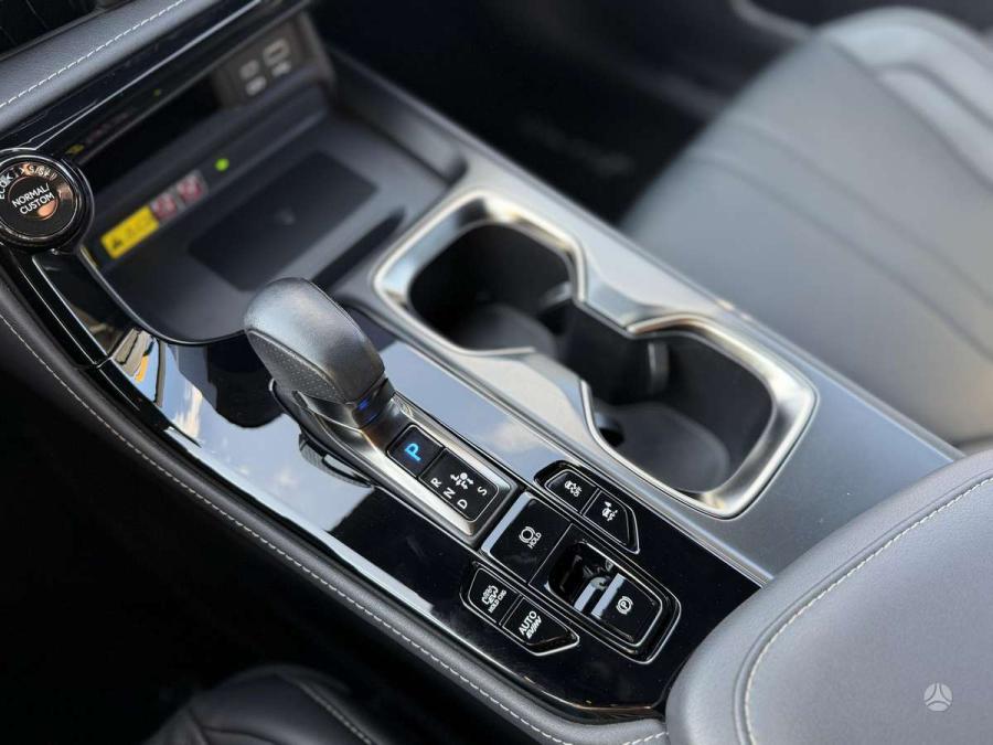 Melns Lexus NX 450h 2022 Viļņa, ar dzinēja tilpumu 0.00 L un nobraukumu 78 tūkst. km par 44900 €, foto 34 vietnē AUTOMOTO.COM.LV