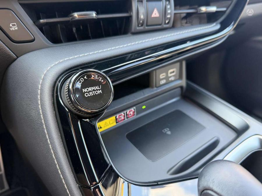 Melns Lexus NX 450h 2022 Viļņa, ar dzinēja tilpumu 0.00 L un nobraukumu 78 tūkst. km par 44900 €, foto 35 vietnē AUTOMOTO.COM.LV