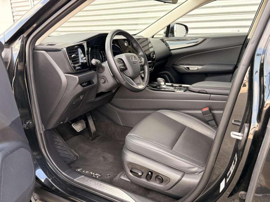 Melns Lexus NX 450h 2022 Viļņa, ar dzinēja tilpumu 2.50 L un nobraukumu 164 tūkst. km par 36950 €, foto 8 vietnē AUTOMOTO.COM.LV