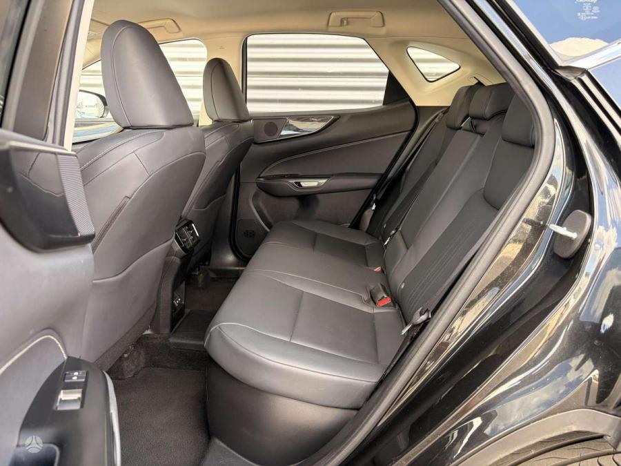 Melns Lexus NX 450h 2022 Viļņa, ar dzinēja tilpumu 2.50 L un nobraukumu 164 tūkst. km par 36950 €, foto 9 vietnē AUTOMOTO.COM.LV