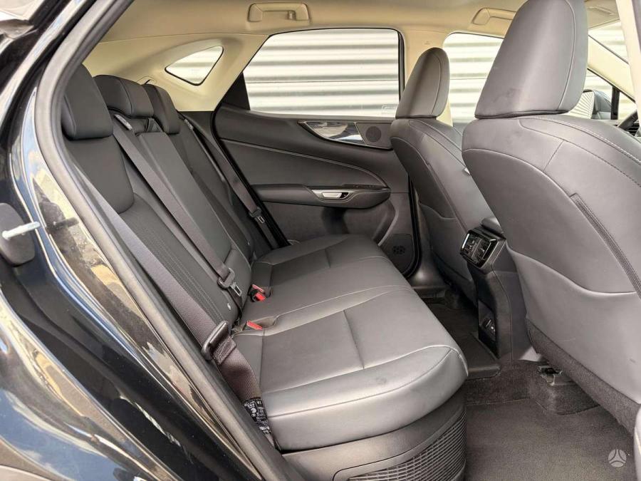 Melns Lexus NX 450h 2022 Viļņa, ar dzinēja tilpumu 2.50 L un nobraukumu 164 tūkst. km par 36950 €, foto 14 vietnē AUTOMOTO.COM.LV