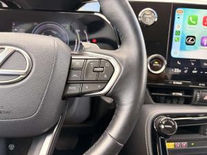 Melns Lexus NX 450h 2022 Viļņa, ar dzinēja tilpumu 2.50 L un nobraukumu 164 tūkst. km par 36950 €, foto 16 vietnē AUTOMOTO.COM.LV