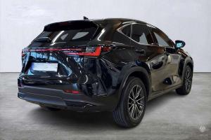 Melns Lexus NX 450h 2023 Viļņa, ar dzinēja tilpumu 2.49 L un nobraukumu 30 tūkst. km par 49999 €, foto 8 vietnē AUTOMOTO.COM.LV
