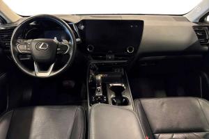 Melns Lexus NX 450h 2023 Viļņa, ar dzinēja tilpumu 2.49 L un nobraukumu 30 tūkst. km par 49999 €, foto 13 vietnē AUTOMOTO.COM.LV