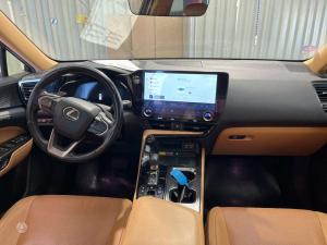 Черный Лексус NX 450h 2023 в Вильнюс, объемом двигателя 2.48 л и пробегом 97 тыс. км за 43999 €, фото  на AUTOMOTO.COM.LV