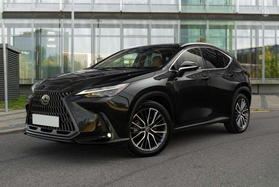 Черный Лексус NX 450h 2023 в Вильнюс, объемом двигателя 2.48 л и пробегом 98 тыс. км за 45999 €, фото 1 на AUTOMOTO.COM.LV