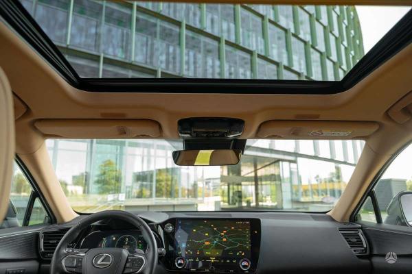 Черный Лексус NX 450h 2023 в Вильнюс, объемом двигателя 2.48 л и пробегом 98 тыс. км за 45999 €, фото 3 на AUTOMOTO.COM.LV