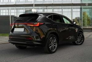 Черный Лексус NX 450h 2023 в Вильнюс, объемом двигателя 2.48 л и пробегом 98 тыс. км за 45999 €, фото 12 на AUTOMOTO.COM.LV