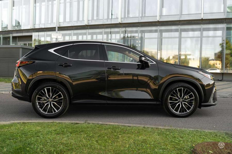 Черный Лексус NX 450h 2023 в Вильнюс, объемом двигателя 2.48 л и пробегом 98 тыс. км за 45999 €, фото 15 на AUTOMOTO.COM.LV