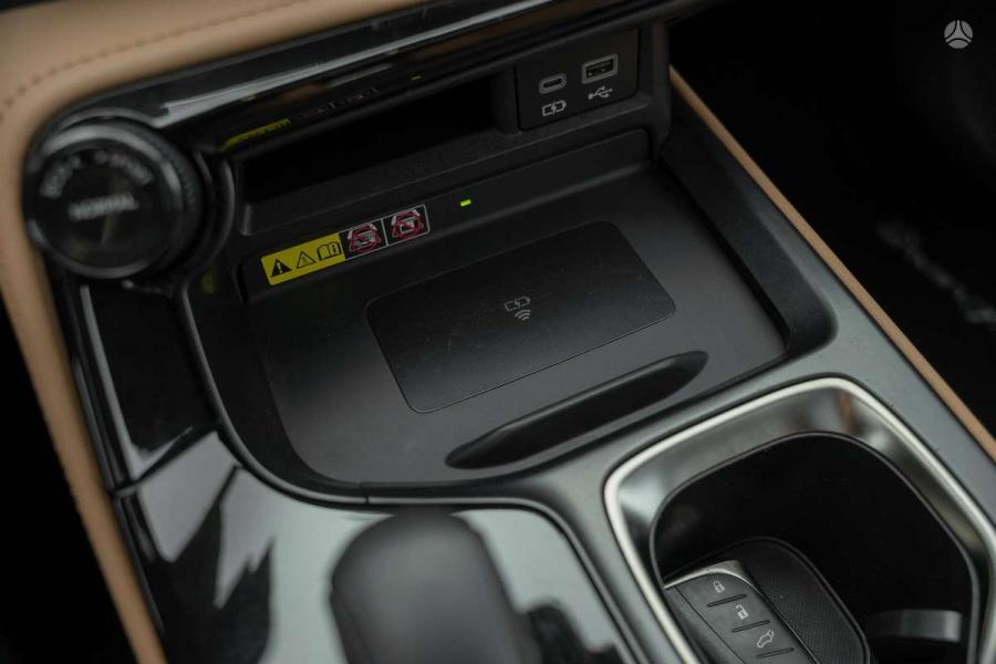 Черный Лексус NX 450h 2023 в Вильнюс, объемом двигателя 2.48 л и пробегом 98 тыс. км за 45999 €, фото 28 на AUTOMOTO.COM.LV