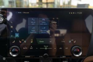 Черный Лексус NX 450h 2023 в Вильнюс, объемом двигателя 2.48 л и пробегом 98 тыс. км за 45999 €, фото 40 на AUTOMOTO.COM.LV