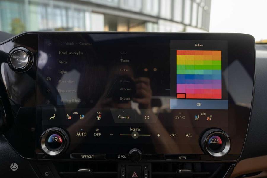 Черный Лексус NX 450h 2023 в Вильнюс, объемом двигателя 2.48 л и пробегом 98 тыс. км за 45999 €, фото 42 на AUTOMOTO.COM.LV