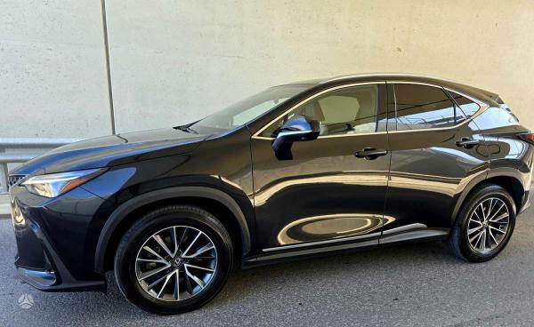 Melns Lexus NX 450h 2023 Marijampole, ar dzinēja tilpumu 2.48 L un nobraukumu 91 tūkst. km par 47500 €, foto 2 vietnē AUTOMOTO.COM.LV