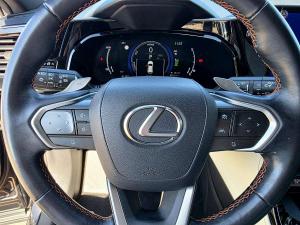 Черный Лексус NX 450h 2023 в Мариямполе, объемом двигателя 2.48 л и пробегом 91 тыс. км за 47500 €, фото 18 на AUTOMOTO.COM.LV