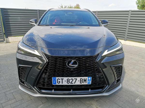 Melns Lexus NX 450h 2023 Viļņa, ar dzinēja tilpumu 2.50 L un nobraukumu 93 tūkst. km par 44700 €, foto  vietnē AUTOMOTO.COM.LV