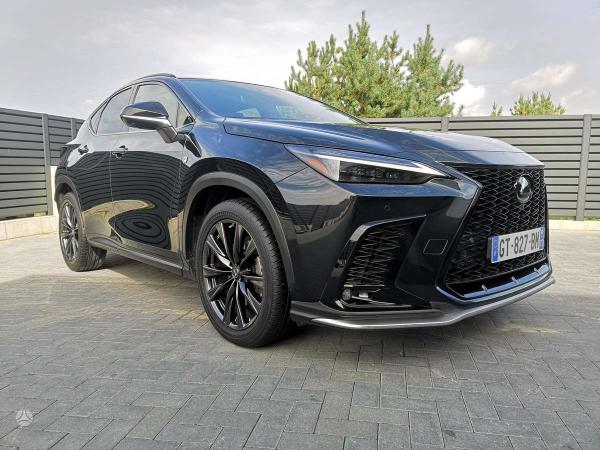 Черный Лексус NX 450h 2023 в Вильнюс, объемом двигателя 2.50 л и пробегом 93 тыс. км за 44700 €, фото 3 на AUTOMOTO.COM.LV