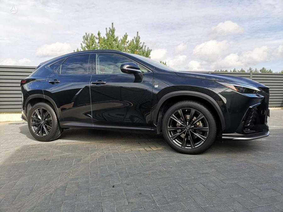 Melns Lexus NX 450h 2023 Viļņa, ar dzinēja tilpumu 2.50 L un nobraukumu 93 tūkst. km par 44700 €, foto 4 vietnē AUTOMOTO.COM.LV