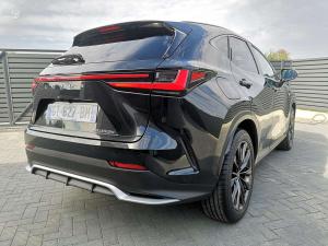 Melns Lexus NX 450h 2023 Viļņa, ar dzinēja tilpumu 2.50 L un nobraukumu 93 tūkst. km par 44700 €, foto 7 vietnē AUTOMOTO.COM.LV