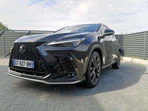 Melns Lexus NX 450h 2023 Viļņa, ar dzinēja tilpumu 2.50 L un nobraukumu 93 tūkst. km par 44700 €, foto 12 vietnē AUTOMOTO.COM.LV