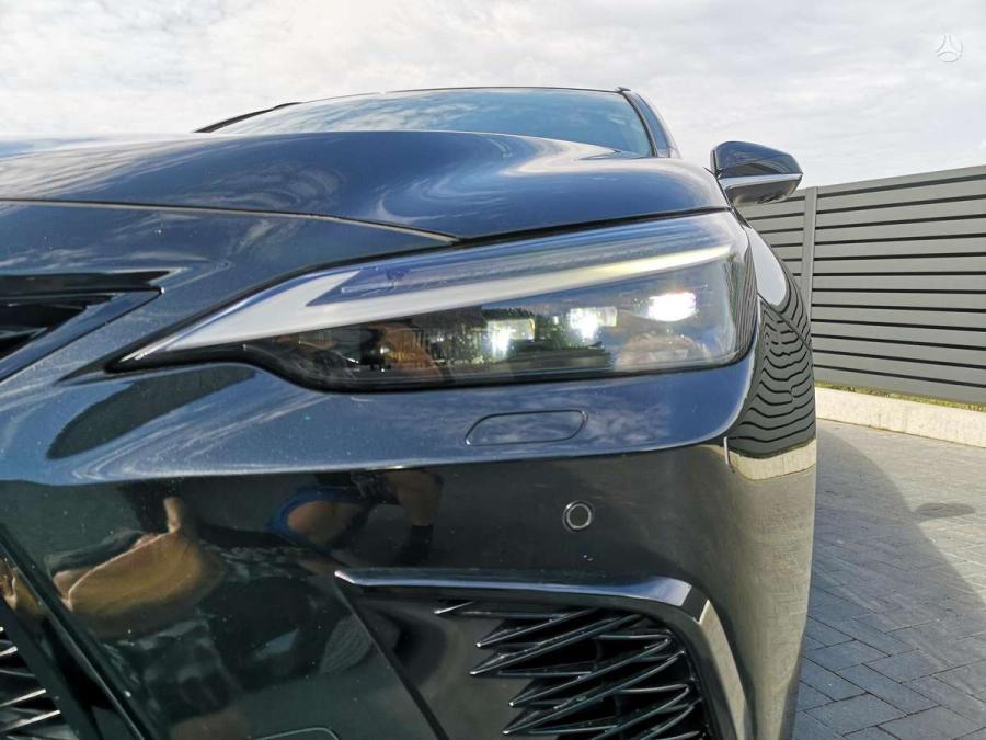 Melns Lexus NX 450h 2023 Viļņa, ar dzinēja tilpumu 2.50 L un nobraukumu 93 tūkst. km par 44700 €, foto 14 vietnē AUTOMOTO.COM.LV