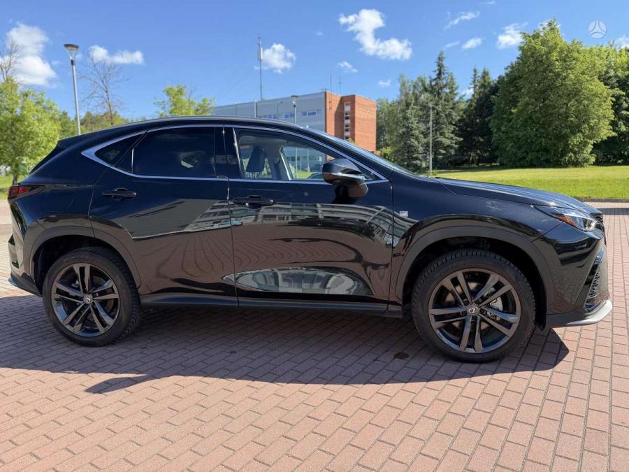 Melns Lexus NX 450h 2024 Viļņa, ar dzinēja tilpumu 2.49 L un nobraukumu 9 tūkst. km par 47800 €, foto 5 vietnē AUTOMOTO.COM.LV