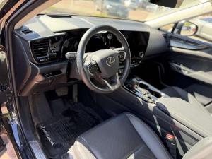 Melns Lexus NX 450h 2024 Viļņa, ar dzinēja tilpumu 2.49 L un nobraukumu 9 tūkst. km par 47800 €, foto 12 vietnē AUTOMOTO.COM.LV