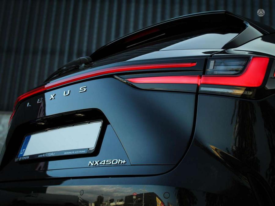 Black Lexus NX 450h 2024 in Kaunas, with an engine capacity of 2.49 L and mileage of 20 thousand km for 58500 €, photo 6 on AUTOMOTO.COM.LV