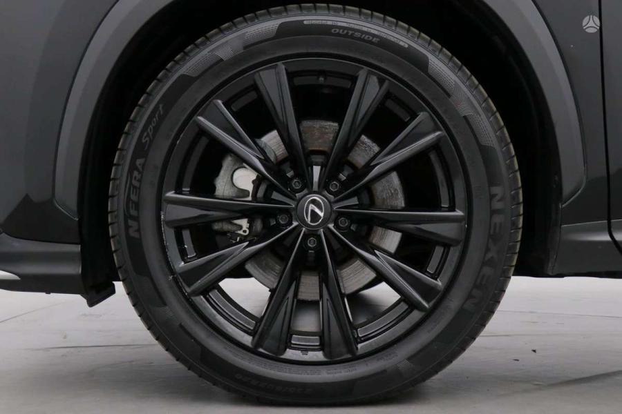 Melns Lexus NX 450h 2024 Viļņa, ar dzinēja tilpumu 2.49 L un nobraukumu 79 tūkst. km par 48900 €, foto 16 vietnē AUTOMOTO.COM.LV