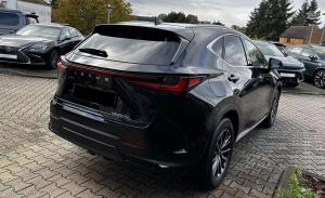 Melns Lexus NX 450h 2025 Viļņa, ar dzinēja tilpumu 2.49 L un nobraukumu 10 tūkst. km par 56500 €, foto 2 vietnē AUTOMOTO.COM.LV