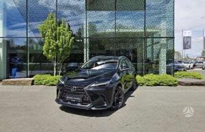 Черный Лексус NX 450h 2025 в Вильнюс, объемом двигателя 2.49 л и пробегом 30 тыс. км за 53900 €, фото 4 на AUTOMOTO.COM.LV