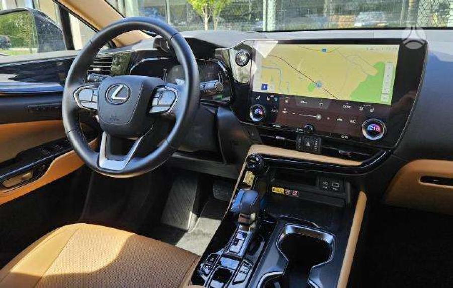 Черный Лексус NX 450h 2025 в Вильнюс, объемом двигателя 2.49 л и пробегом 30 тыс. км за 53900 €, фото 9 на AUTOMOTO.COM.LV