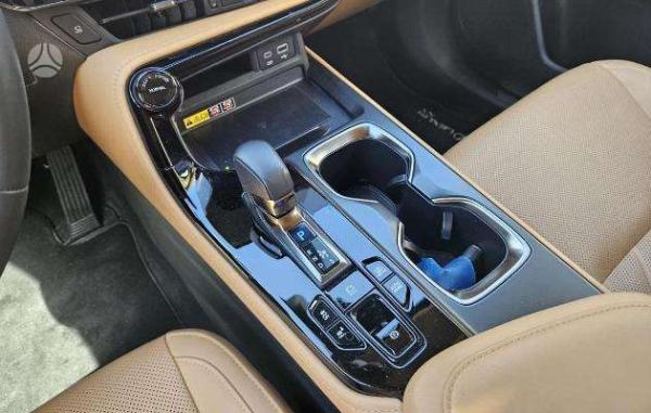 Black Lexus NX 450h 2025 in Vilnius, with an engine capacity of 2.49 L and mileage of 30 thousand km for 53900 €, photo 9 on AUTOMOTO.COM.LV