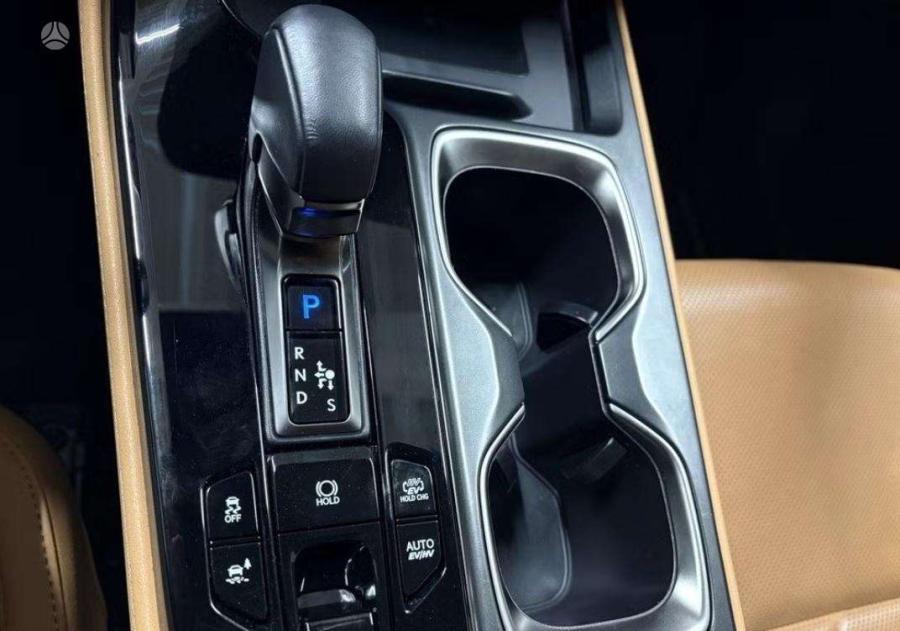 Green Lexus NX 450h 2023 in Vilnius, with an engine capacity of 2.49 L and mileage of 81 thousand km for 49500 €, photo 14 on AUTOMOTO.COM.LV