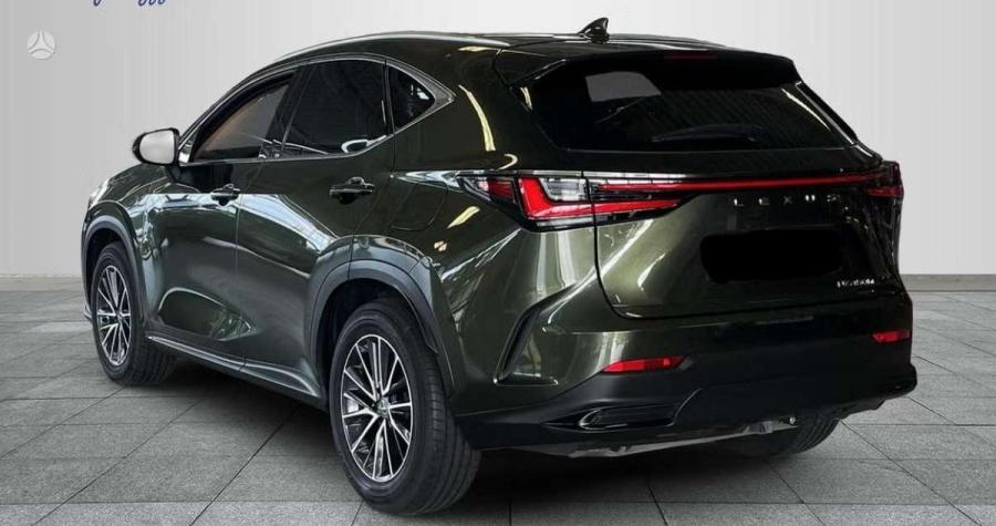 Green Lexus NX 450h 2023 in Vilnius, with an engine capacity of 2.49 L and mileage of 27 thousand km for 53000 €, photo 4 on AUTOMOTO.COM.LV