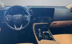 Green Lexus NX 450h 2023 in Vilnius, with an engine capacity of 2.49 L and mileage of 27 thousand km for 53000 €, photo 6 on AUTOMOTO.COM.LV