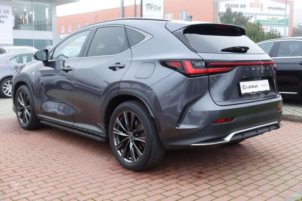 Pelēks Lexus NX 450h 2022 Viļņa, ar dzinēja tilpumu 2.49 L un nobraukumu 97 tūkst. km par 45490 €, foto 3 vietnē AUTOMOTO.COM.LV