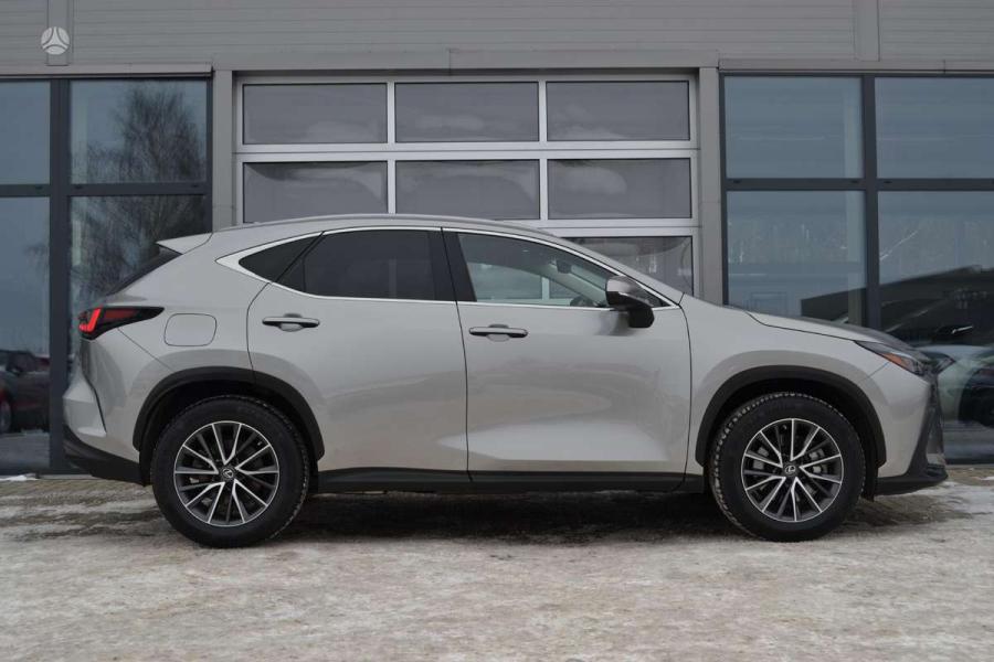 Grey Lexus NX 450h 2022 in Vilnius, with an engine capacity of 2.49 L and mileage of 123 thousand km for 43000 €, photo 6 on AUTOMOTO.COM.LV