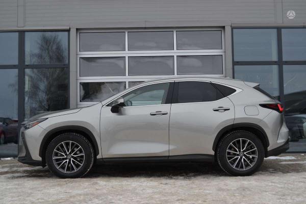 Grey Lexus NX 450h 2022 in Vilnius, with an engine capacity of 2.49 L and mileage of 123 thousand km for 43000 €, photo 7 on AUTOMOTO.COM.LV