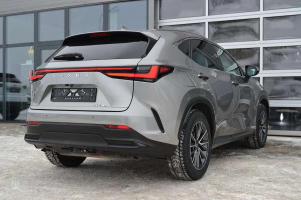Grey Lexus NX 450h 2022 in Vilnius, with an engine capacity of 2.49 L and mileage of 123 thousand km for 43000 €, photo 10 on AUTOMOTO.COM.LV