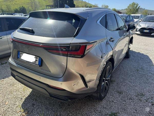 Серый Лексус NX 450h 2022 в Вильнюс, объемом двигателя 0.00 л и пробегом 140 тыс. км за 18600 €, фото 6 на AUTOMOTO.COM.LV