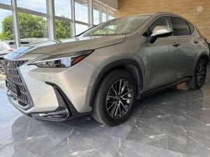 Pelēks Lexus NX 450h 2022 Panevēža, ar dzinēja tilpumu 2.50 L un nobraukumu 103 tūkst. km par 38900 €, foto 3 vietnē AUTOMOTO.COM.LV
