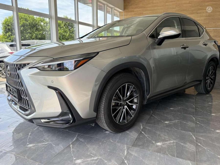 Pelēks Lexus NX 450h 2022 Panevēža, ar dzinēja tilpumu 2.50 L un nobraukumu 103 tūkst. km par 38900 €, foto 3 vietnē AUTOMOTO.COM.LV
