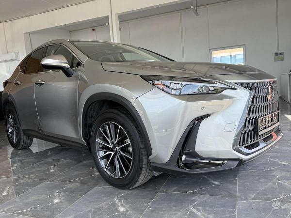 Pelēks Lexus NX 450h 2022 Panevēža, ar dzinēja tilpumu 2.50 L un nobraukumu 103 tūkst. km par 38900 €, foto 6 vietnē AUTOMOTO.COM.LV