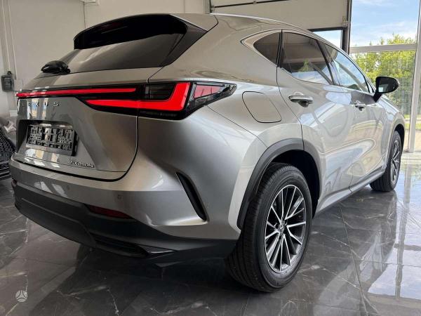 Pelēks Lexus NX 450h 2022 Panevēža, ar dzinēja tilpumu 2.50 L un nobraukumu 103 tūkst. km par 38900 €, foto 9 vietnē AUTOMOTO.COM.LV