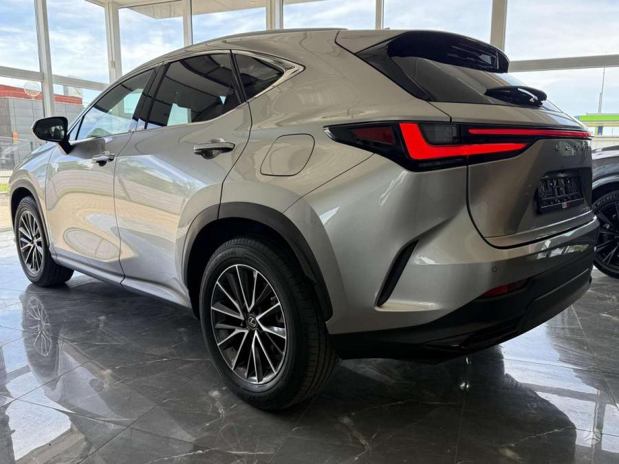 Pelēks Lexus NX 450h 2022 Panevēža, ar dzinēja tilpumu 2.50 L un nobraukumu 103 tūkst. km par 38900 €, foto 14 vietnē AUTOMOTO.COM.LV