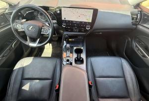 Pelēks Lexus NX 450h 2022 Panevēža, ar dzinēja tilpumu 2.50 L un nobraukumu 103 tūkst. km par 38900 €, foto 16 vietnē AUTOMOTO.COM.LV