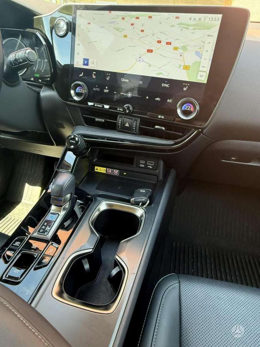 Pelēks Lexus NX 450h 2022 Panevēža, ar dzinēja tilpumu 2.50 L un nobraukumu 103 tūkst. km par 38900 €, foto 21 vietnē AUTOMOTO.COM.LV