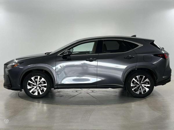 Pelēks Lexus NX 450h 2022 Viļņa, ar dzinēja tilpumu 2.49 L un nobraukumu 83 tūkst. km par 47900 €, foto 3 vietnē AUTOMOTO.COM.LV
